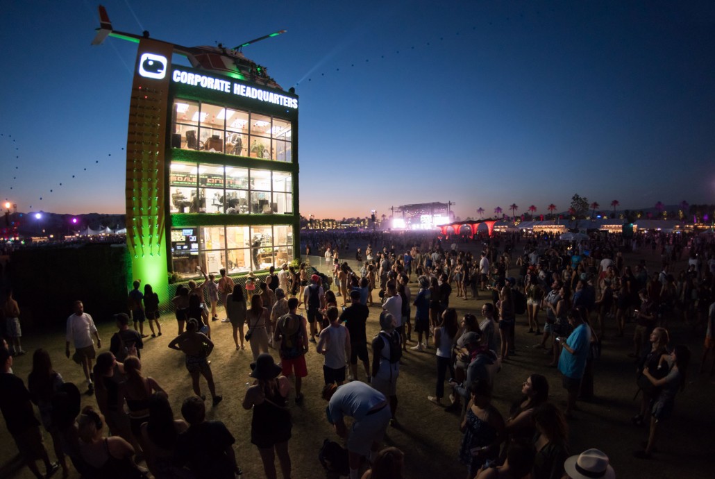 In Photos: Coachella 2015 and the stunning stages - Daily Trojan
