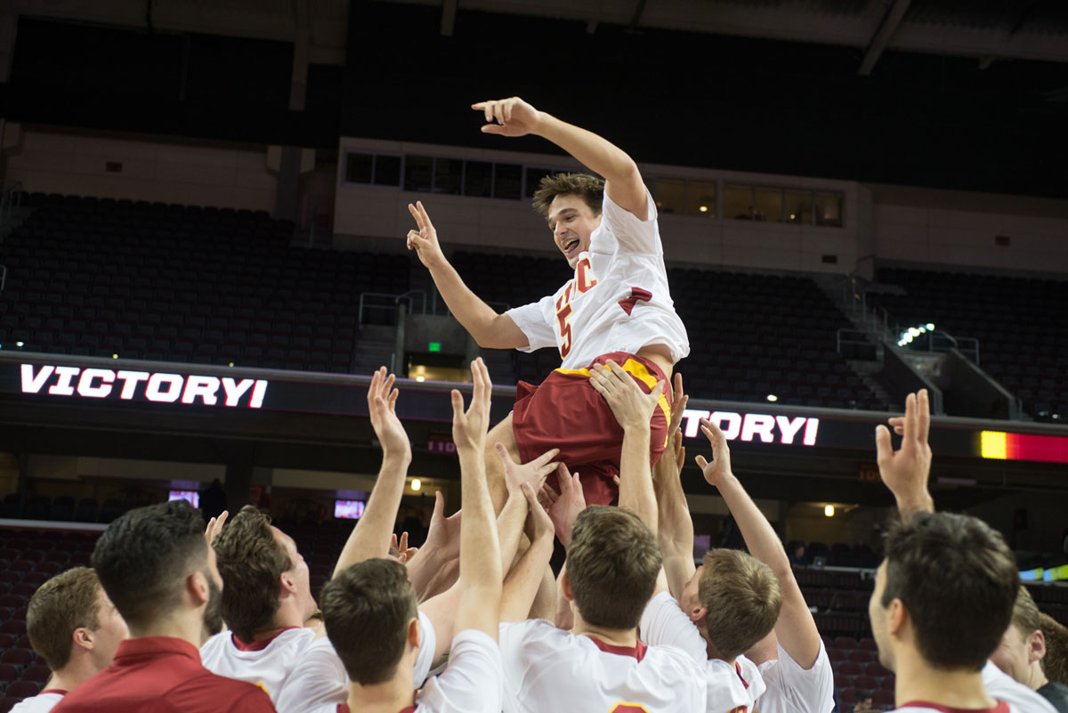 Trojans get first win in five-set thriller - Daily Trojan