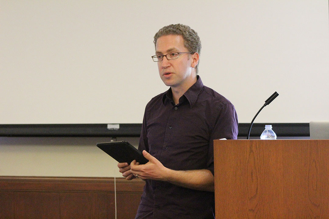 Visiting professor speaks on race and state power - Daily Trojan