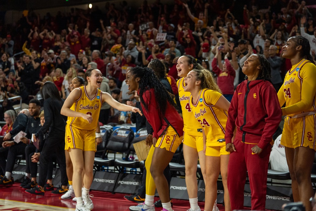 USC vs. UConn — Elite Eight as it happened - Daily Trojan