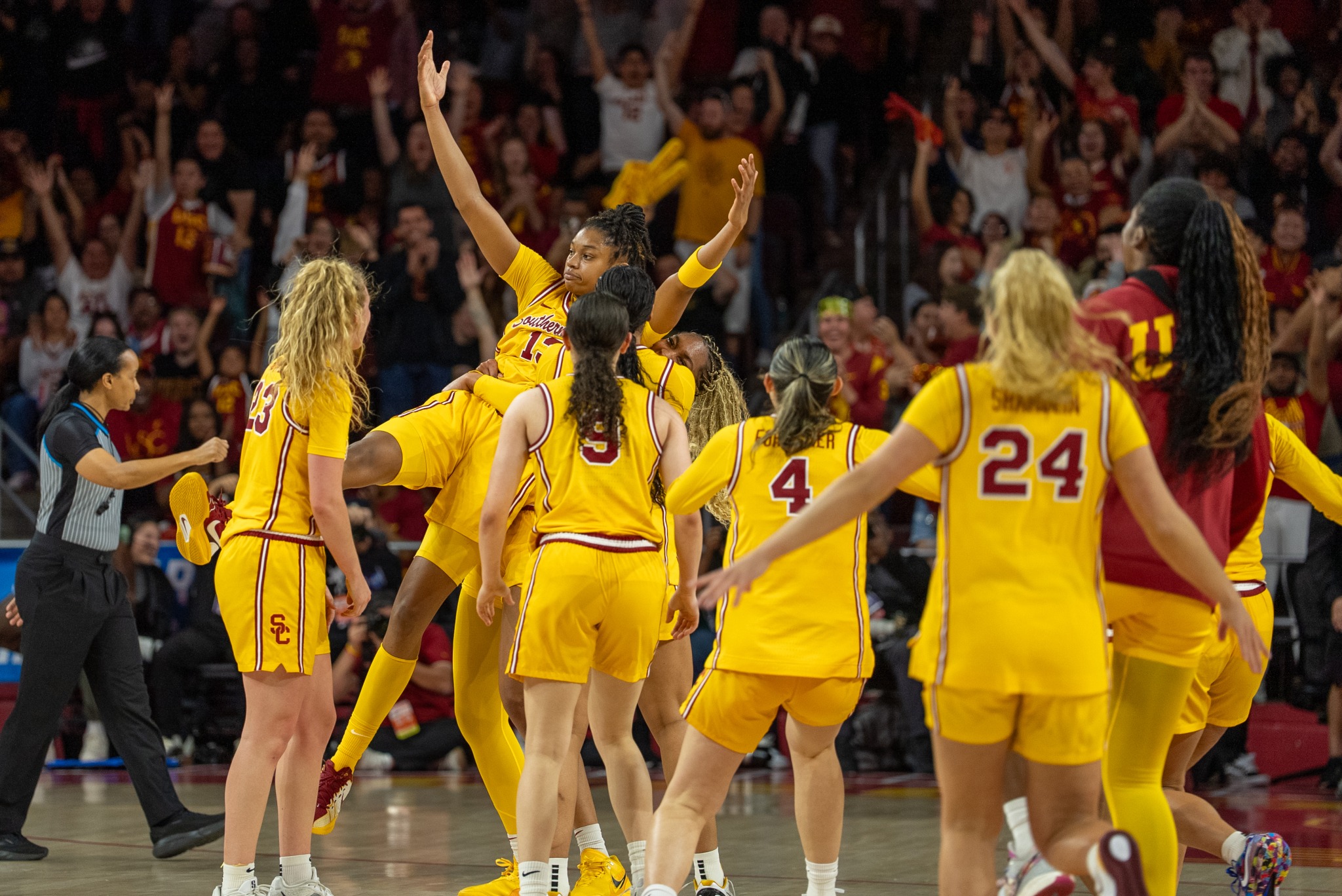Watkins tears ACL, USC still earns Sweet 16 berth - Daily Trojan