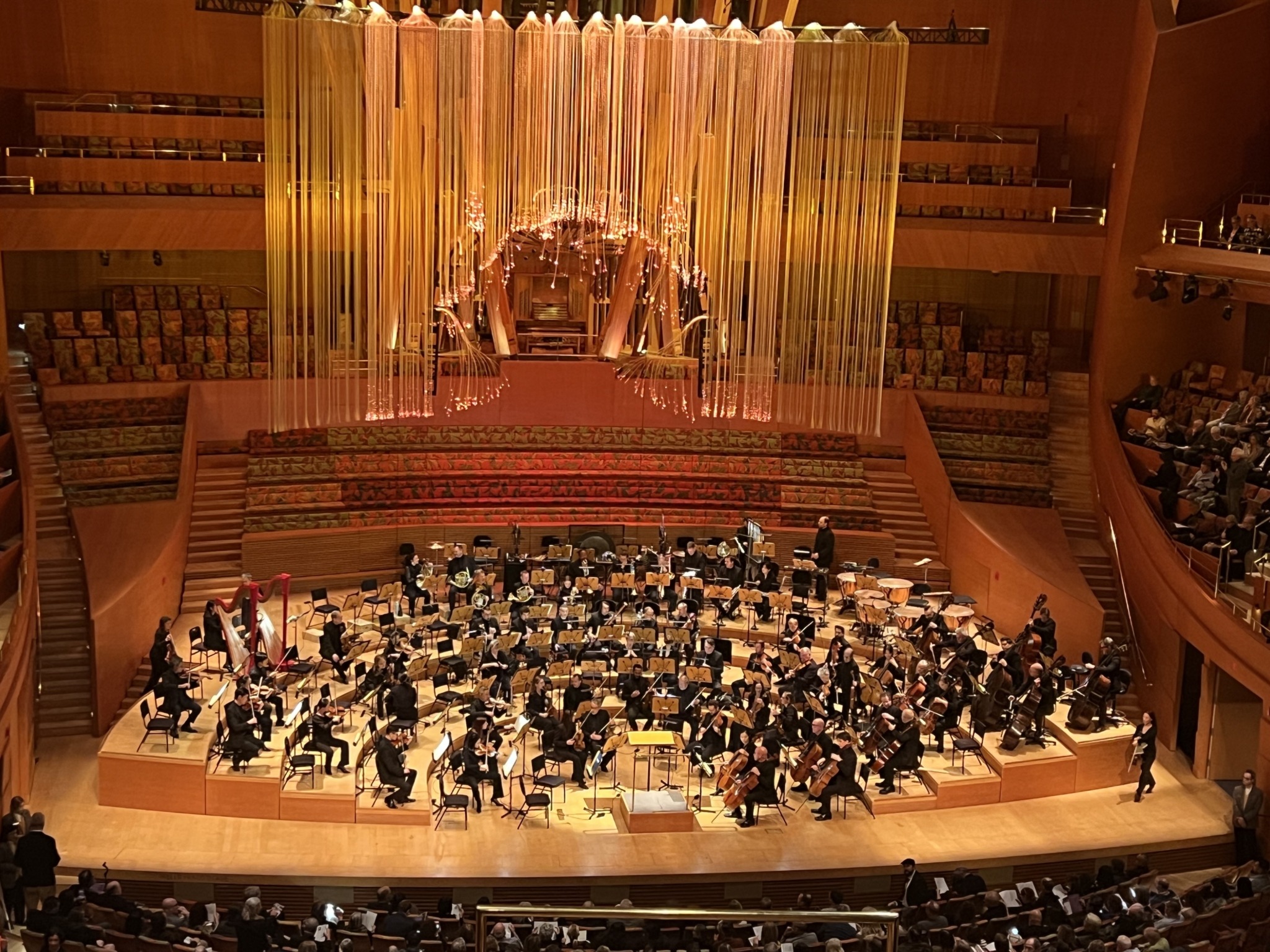 LA Philharmonic blends the senses with ‘Prometheus’ - Daily Trojan