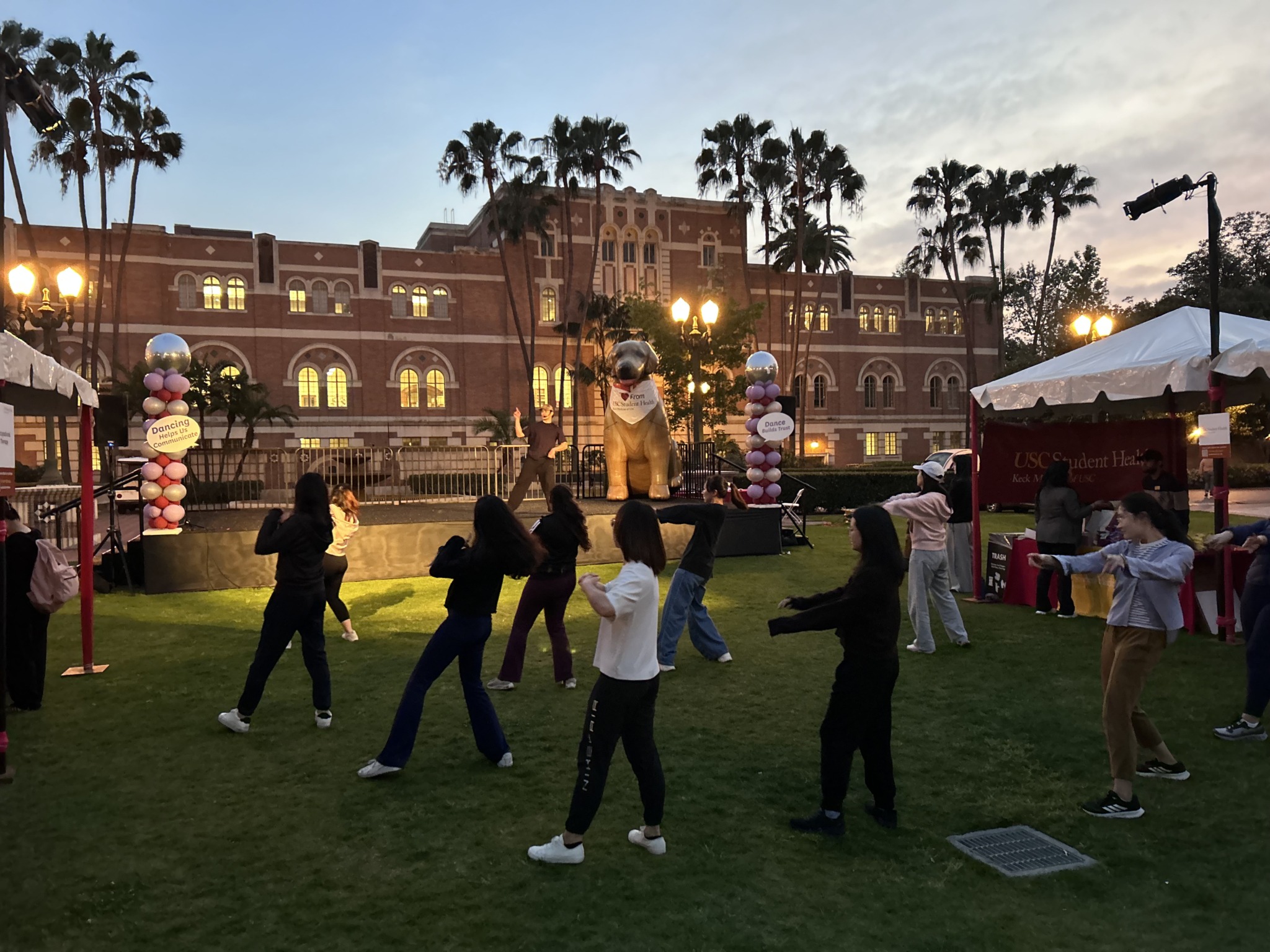 Students get their groove on at ‘The Dance Cure’ - Daily Trojan